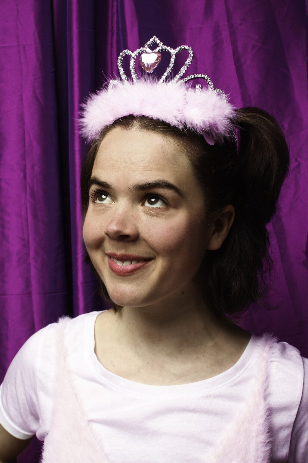 REVIEW: Naughty, Anna Marie Simonsen, VAULT Festival ★★★☆☆ – Binge ...