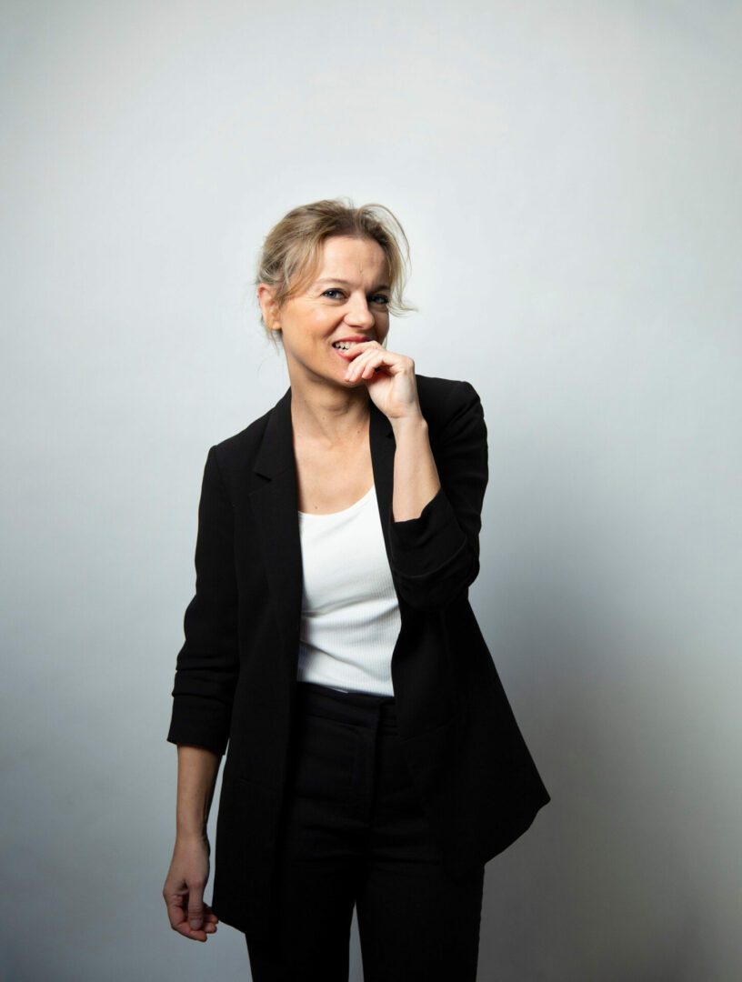 REVIEW: On Edge, Aude Lener, EdFringe 2023 ★★★☆☆ – Binge Fringe Magazine